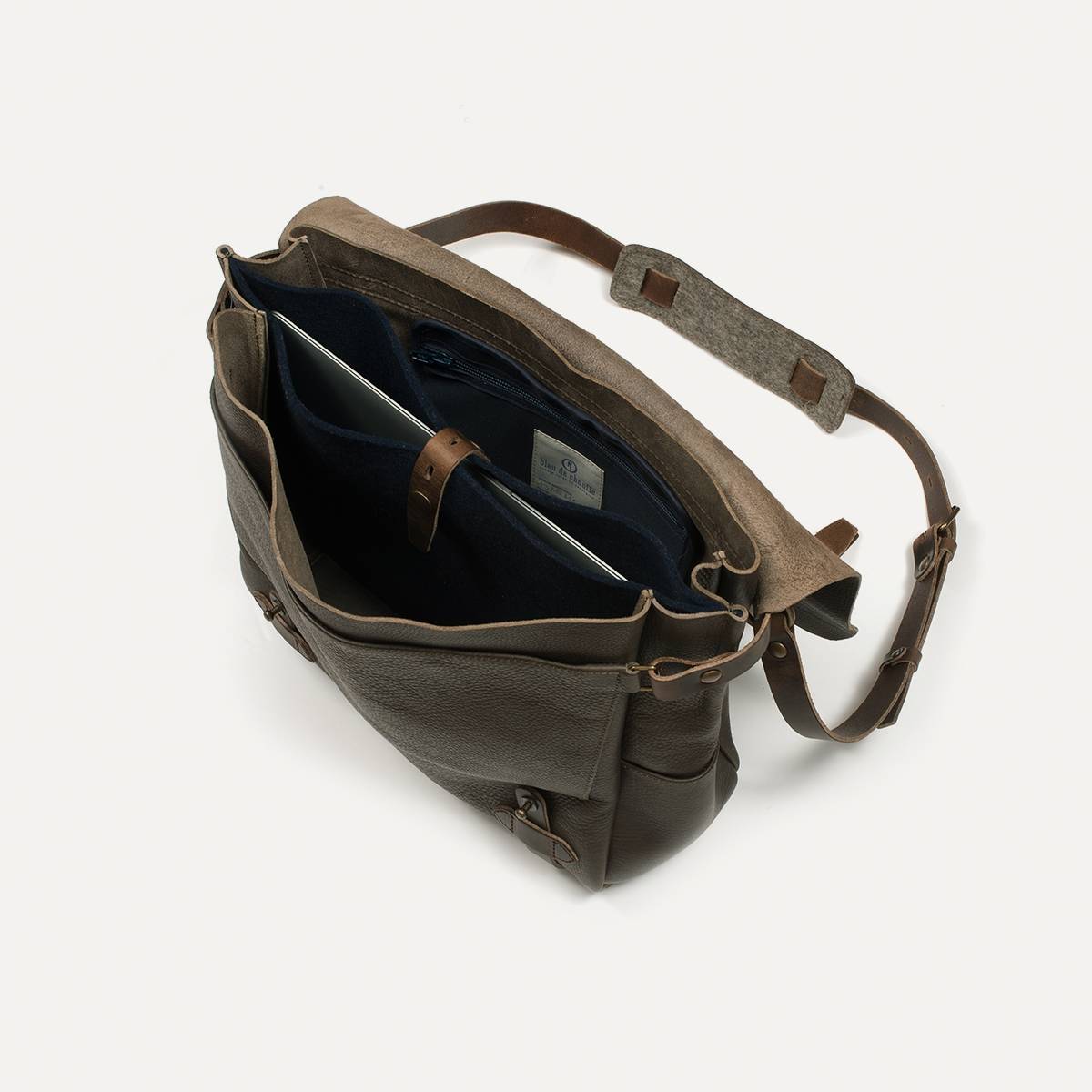 Eclair Postman bag | Leather satchel, Briefcase, Backpack for Men